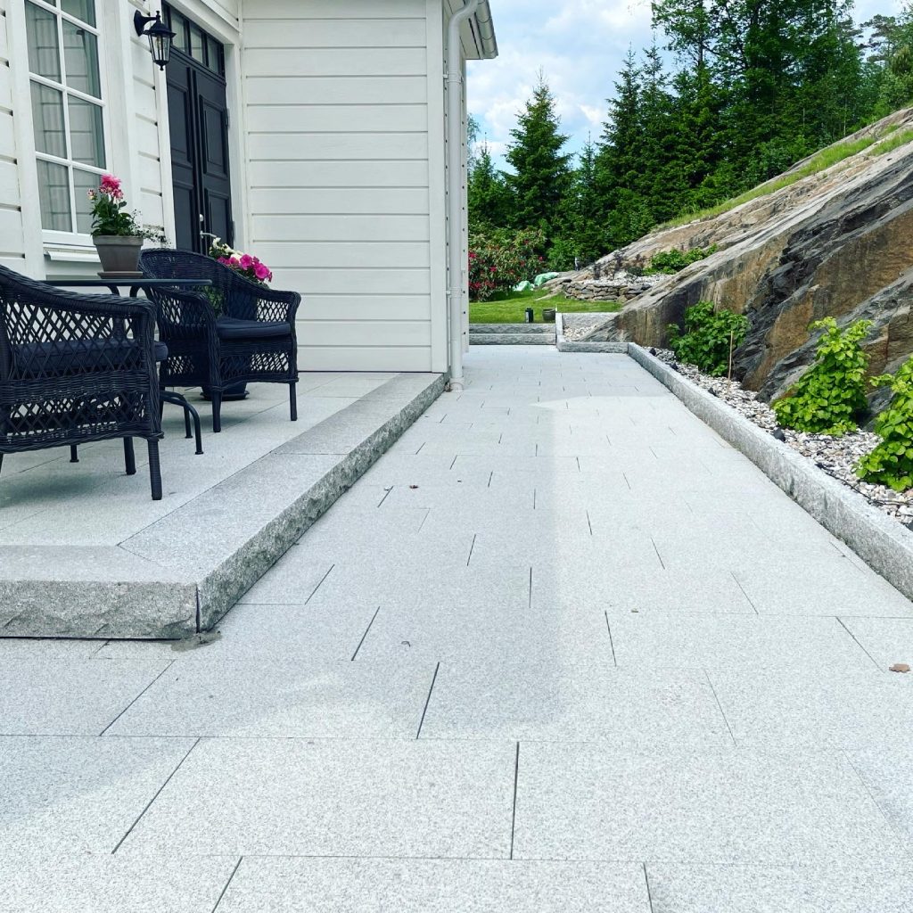 Blocksteg granit, ljusgrå – RK Natursten
